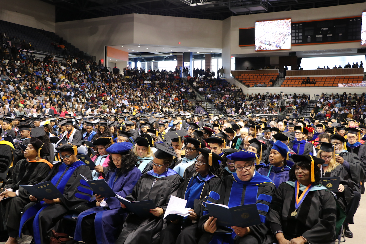 Gallery: VSU Graduation Fall 2018 – Urban Views RVA: RVA's Urban ...
